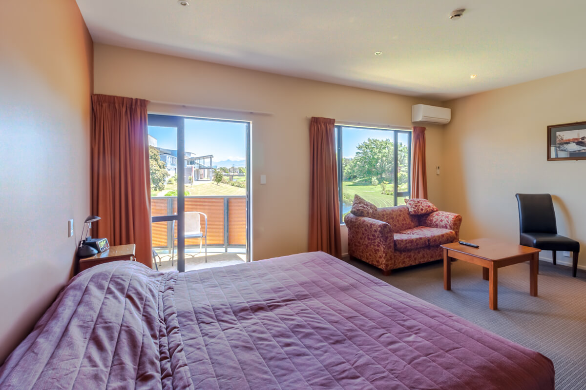 EXECUTIVE Studios » Luxury Motel Accommodation at Waterfront Motels in ...
