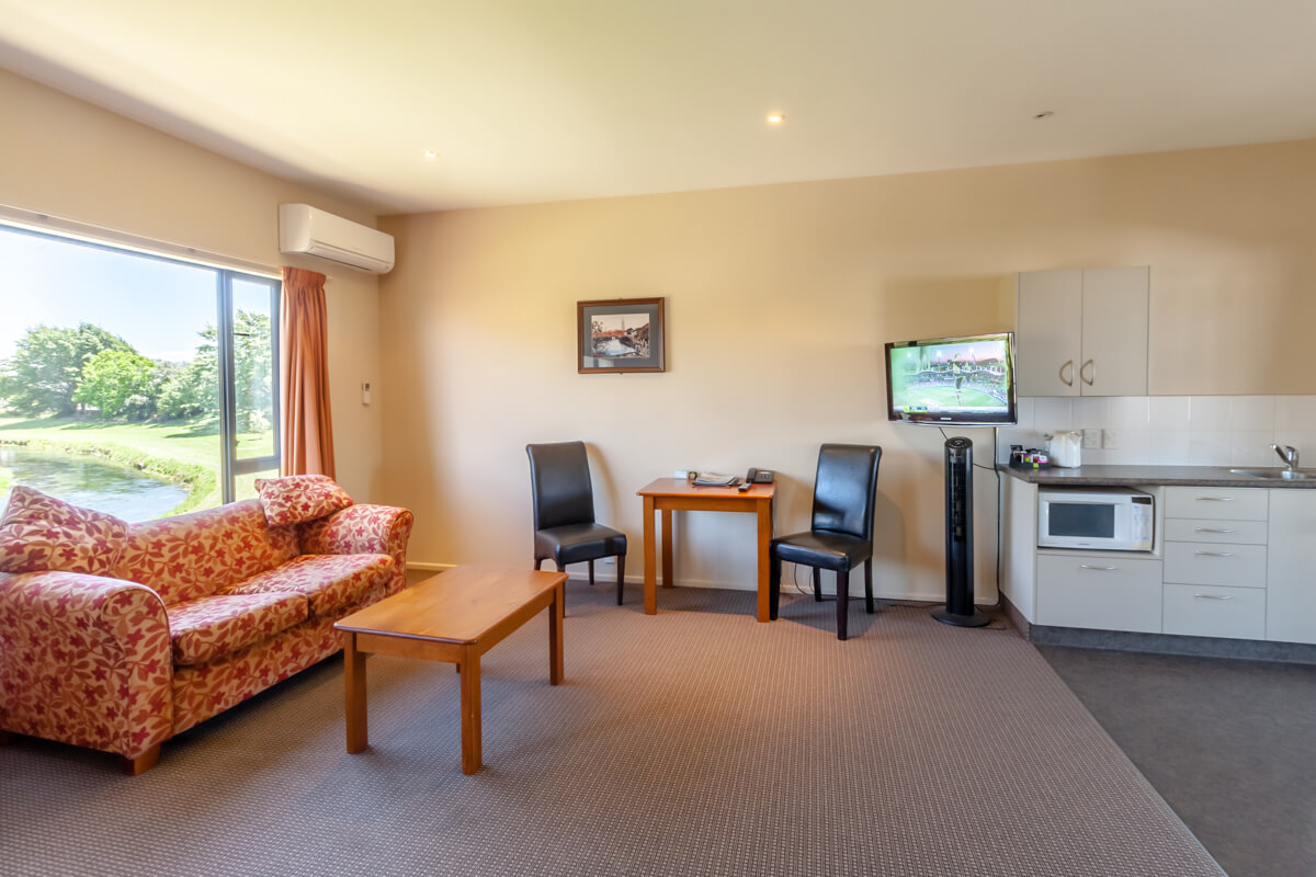 EXECUTIVE Studios » Luxury Motel Accommodation at Waterfront Motels in ...